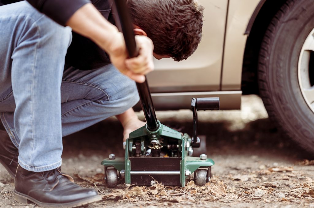 Which Jack Is Right for Handling Equipment? | Altertool Guide
